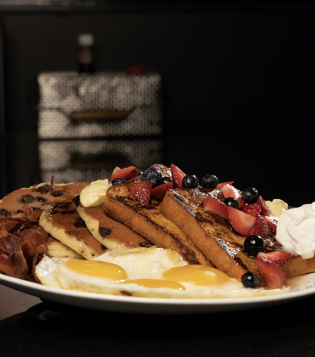 Discover Grand Cayman's Iconic Eats Cafe - Delicious Food & Fun ...